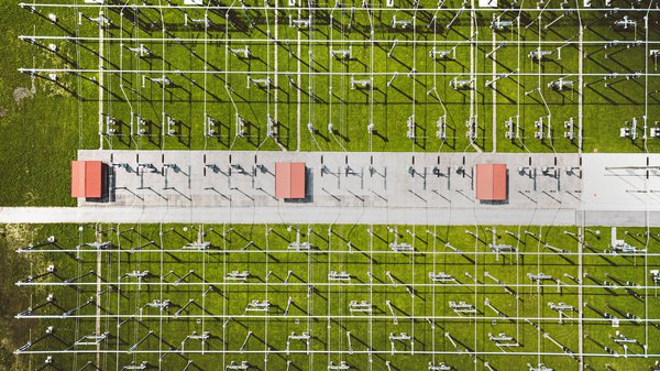 Decarbonizing the Power Sector While Maintaining Reliability and ...